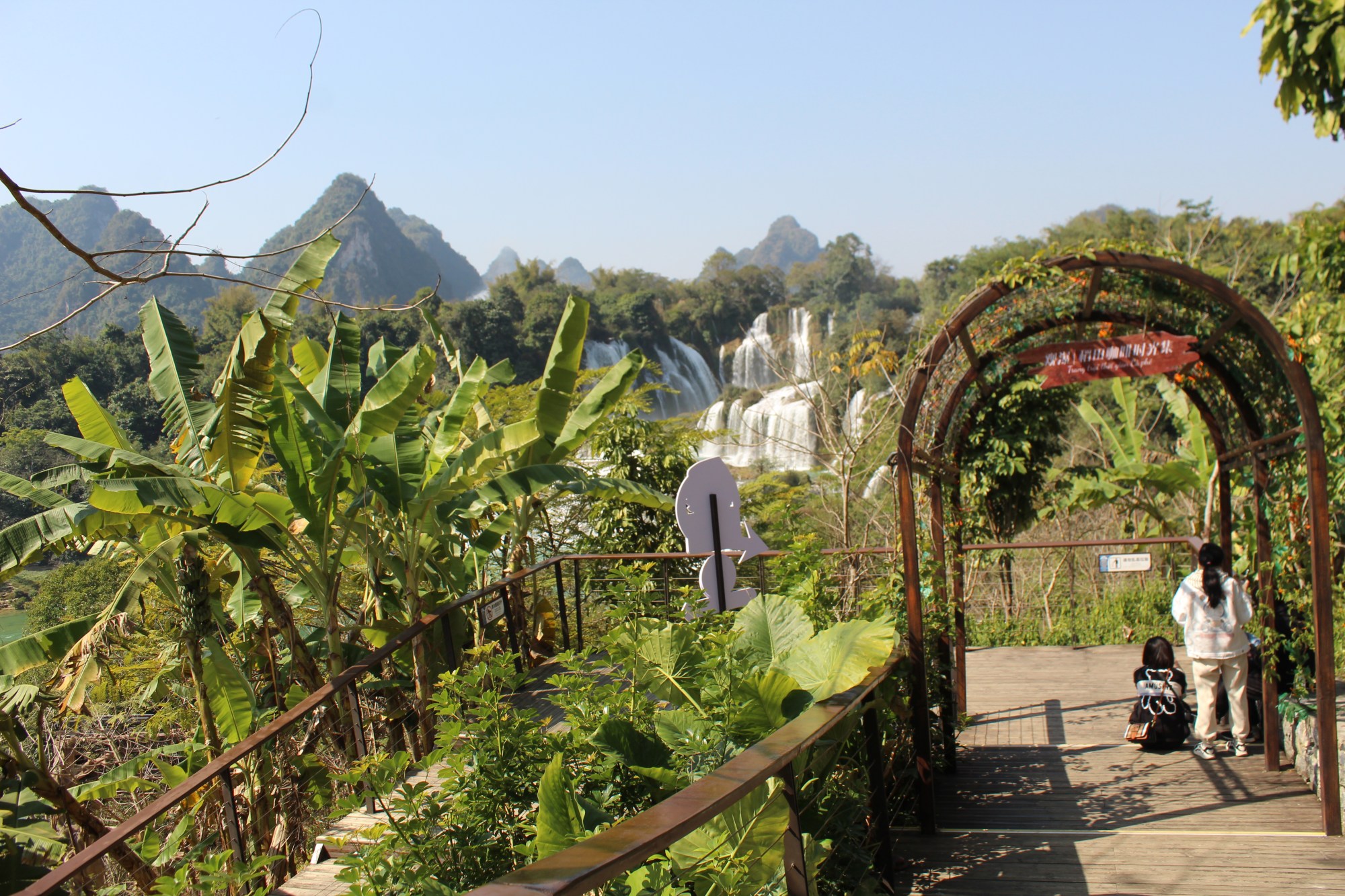 A Guide To Visiting Detian Waterfall in Guangxi – Rachel Meets China