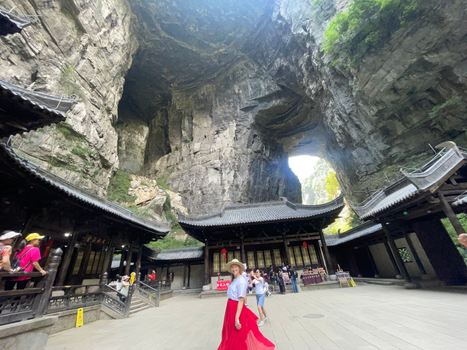 The Wulong Tiankeng Natural Bridges of Chongqing – Rachel Meets China